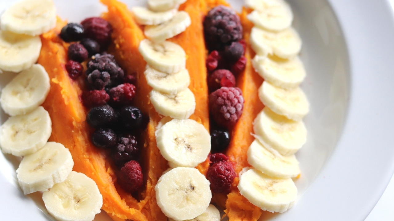 mashed sweet potato with mixed berries & banana – LowCalorieDensity.com